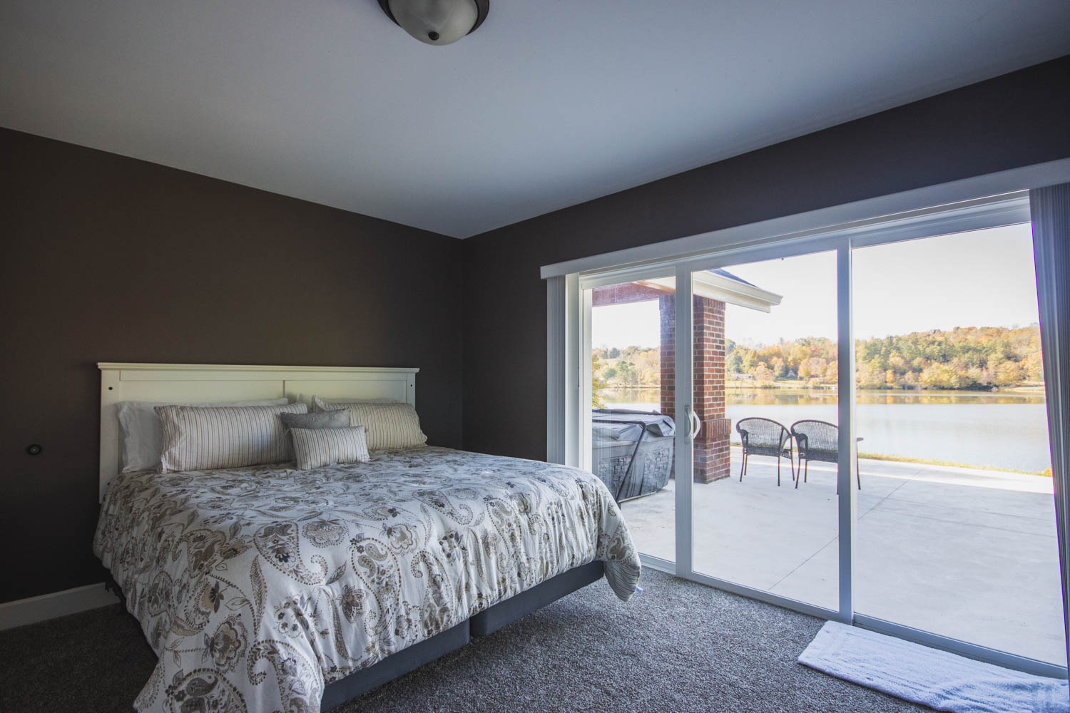 Lake Logan Luxury Cabins - Hocking Hills Lodges